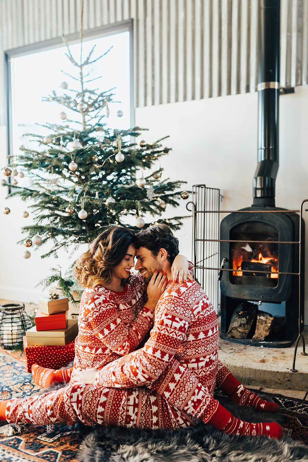 Christmas inspired engagement shoot ideas - Blog